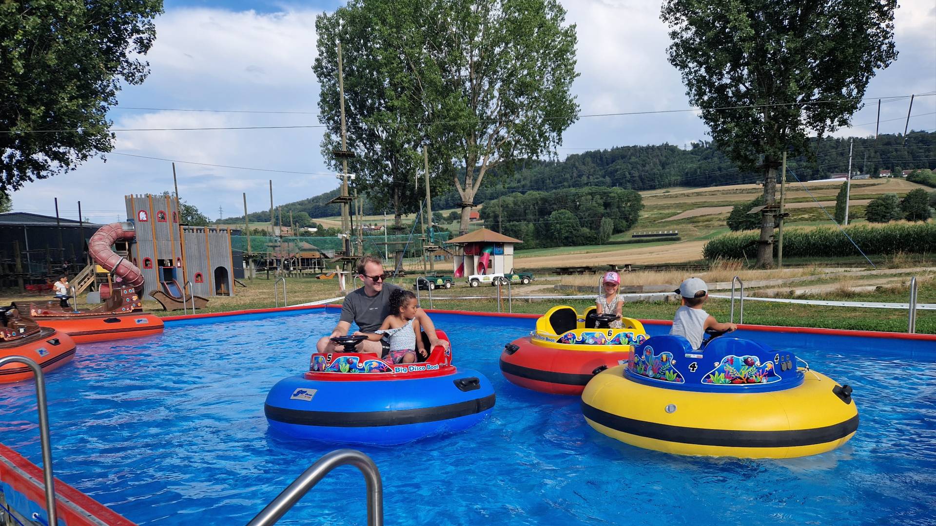 Payerneland | Karting, accrobranche, châteaux gonflables
