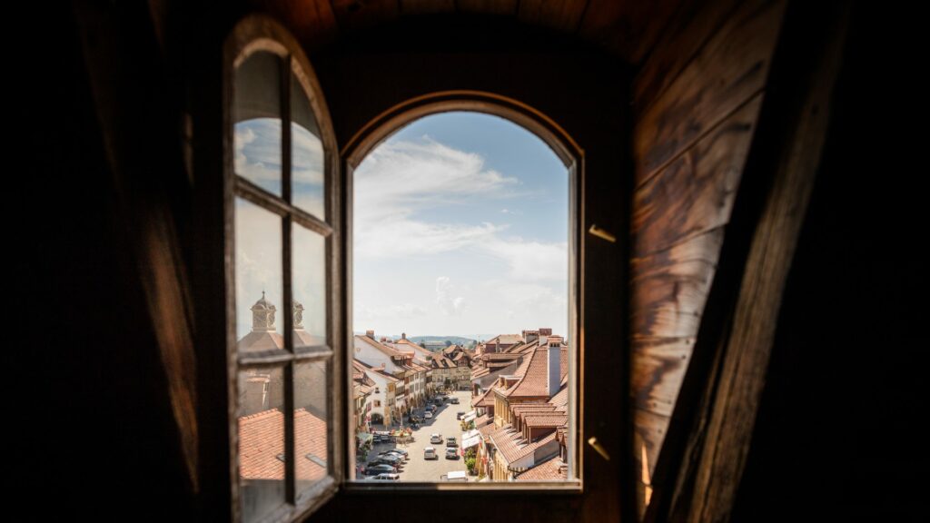 Visiter Morat : un joyaux historique à découvrir de diverses façons!